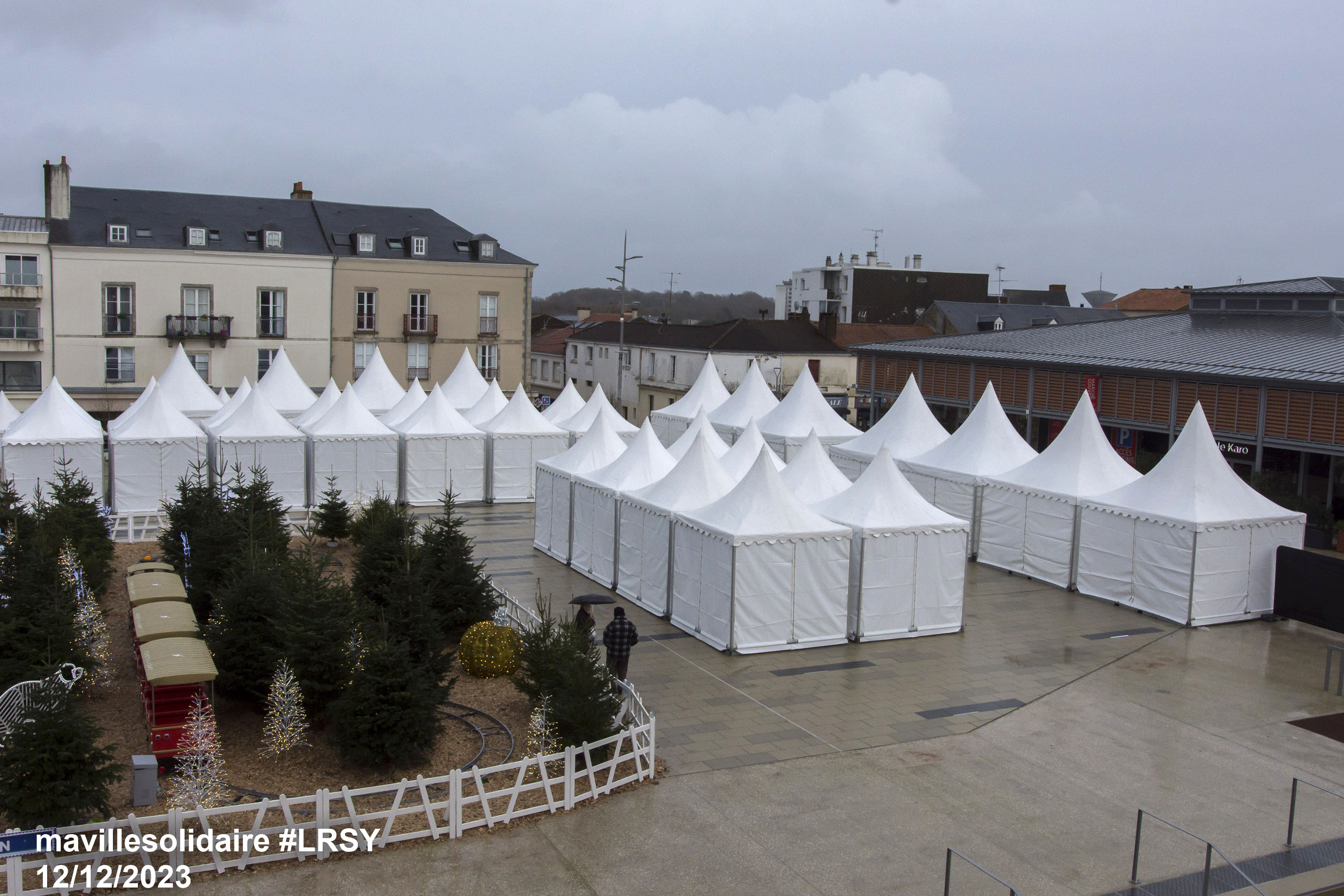 La Roche-sur-Yon. « Noël en fête 2023 » : Le marché de Noël ouvre ses ...